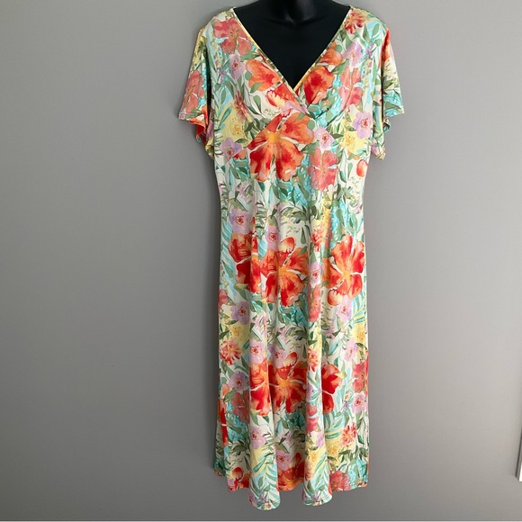 The Paragon | Dresses | The Paragon Size L Floral Maxi Dress Nwot ...